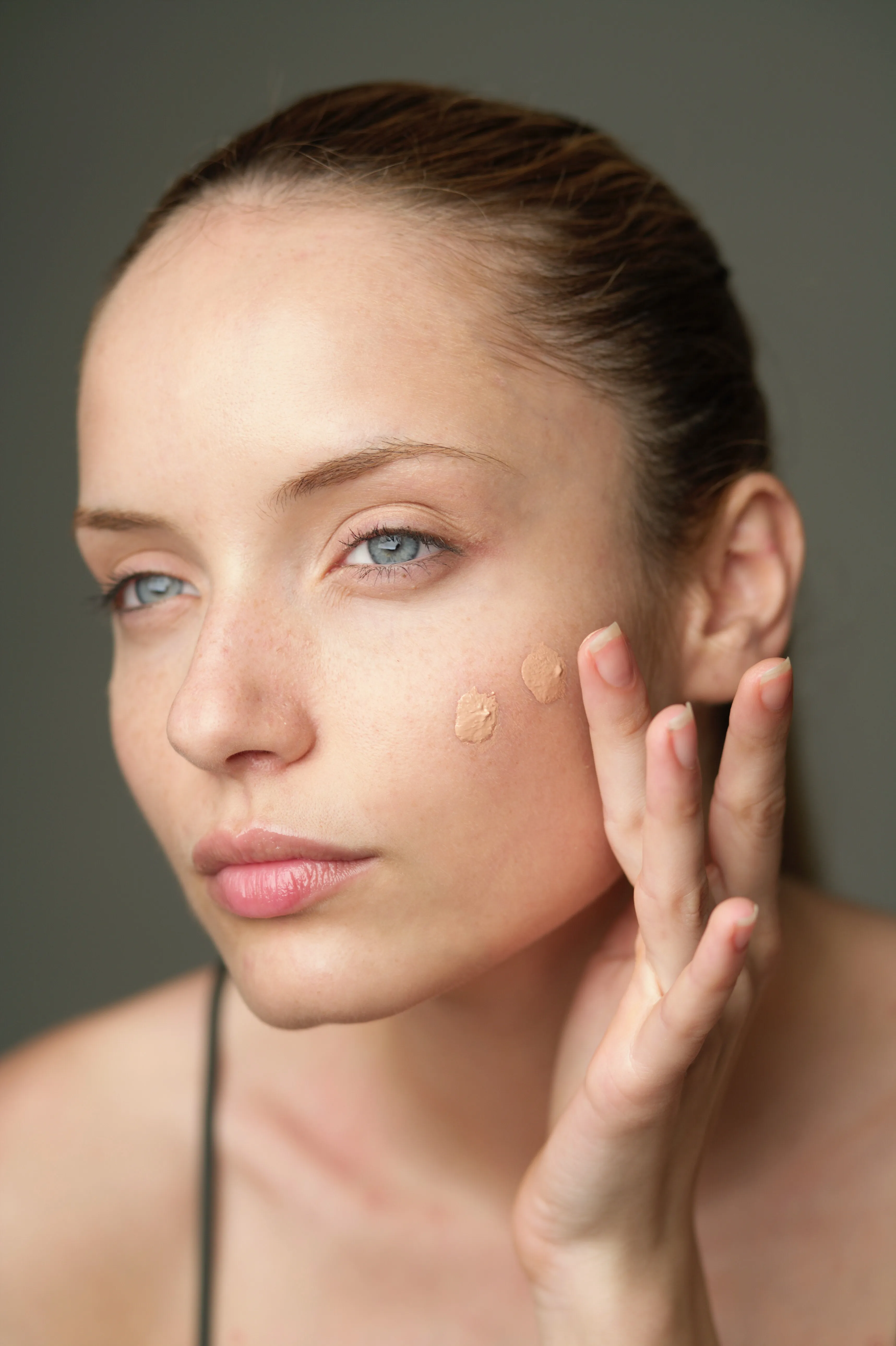 How Long Can We Wear Makeup For Before It Wreaks Havoc With Our Skin ...