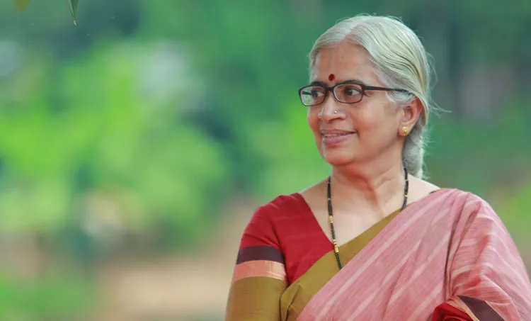 അകലങ്ങളിരുന്നെഴുതി എന്നെ ഞാനാക്കിയ അഷിത