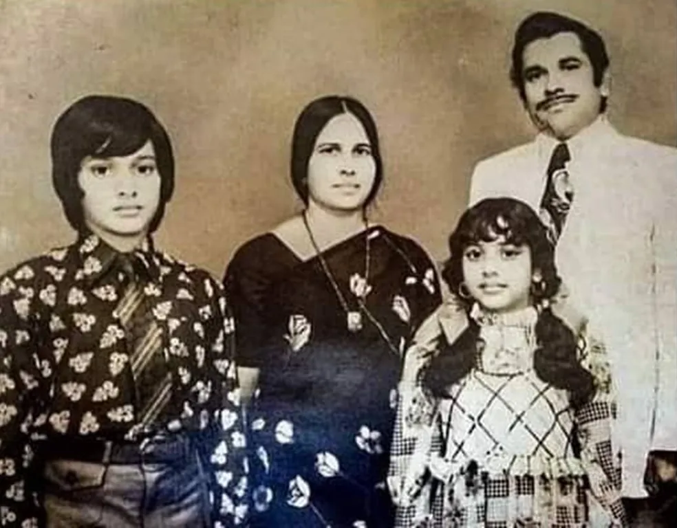 പെൺകുട്ടികളുടെ ഹൃദയം കവർന്ന നായകൻ; ആരെന്നു മനസ്സിലായോ?