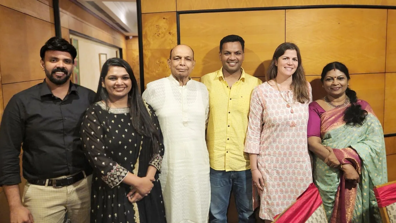 ഊര്ക്ക് പോട്ടുമാ സർ എന്ന് ജെൻസി, പോകാൻ വരട്ടെ എന്ന് ഇളയരാജ; പാട്ടി ...