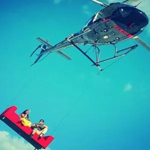 Akshay Kumar, Lisa Haydon Fly High For 'The Shaukeens'