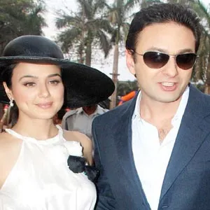 Preity Zinta Is In A Happy Relationship, Not Insecure About Ness Wadia