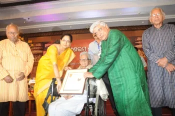 Noted Odisha litterateur Prafulla Das receives Sarala Award
