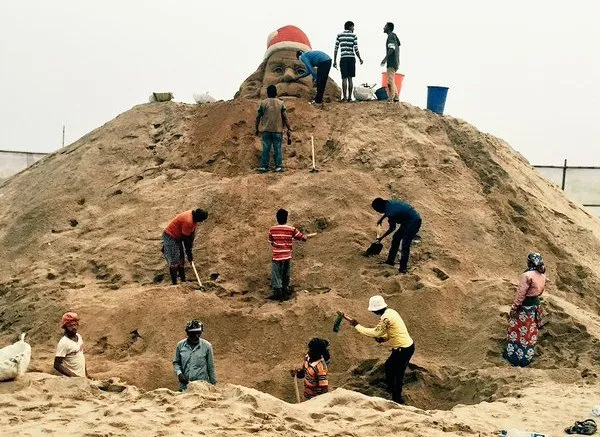 Sand Santa along Odisha beach eyes record books