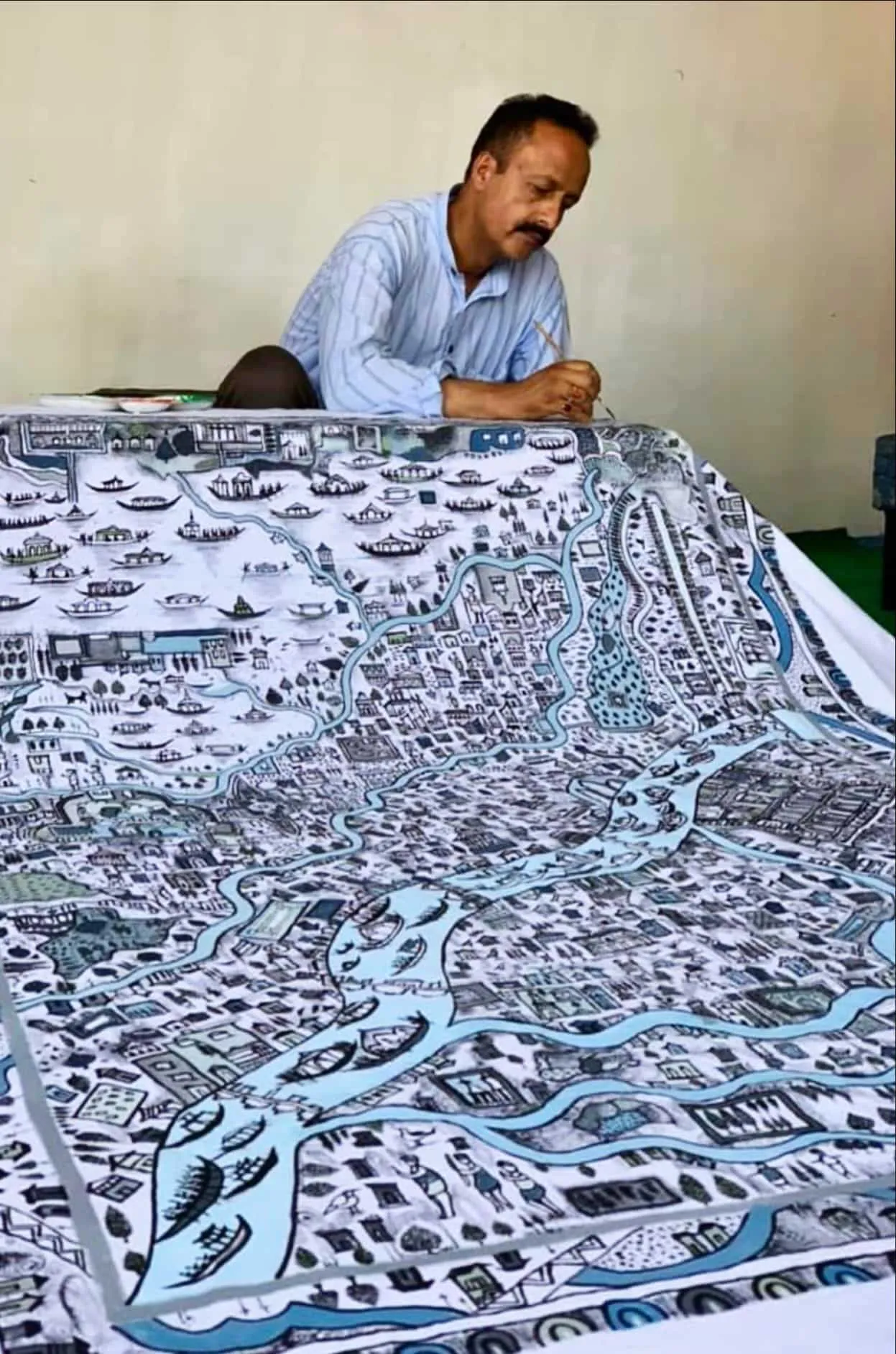 Award-winning paper mache artist makes Srinagar map masterpiece