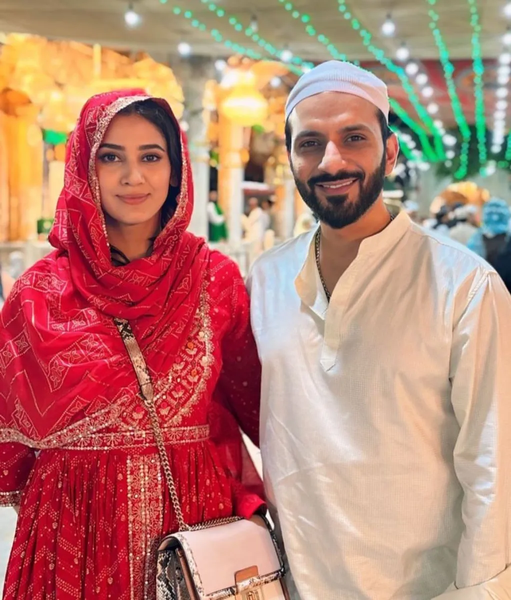 Ali Merchant and wife Andleeb Zaidi host a heartfelt iftaar for 100 roza observers at Ajmer ...