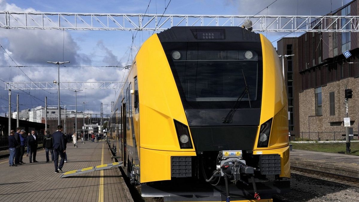 Vivi Launches New Škoda Electric Trains to Revolutionize Passenger ...