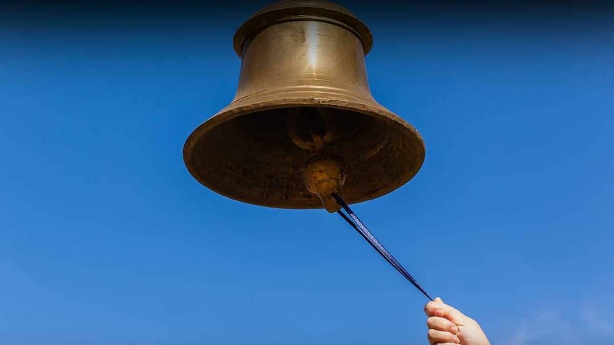 Campbeltown Revives Historic Bell-Ringing Tradition at Hogmanay Celebration