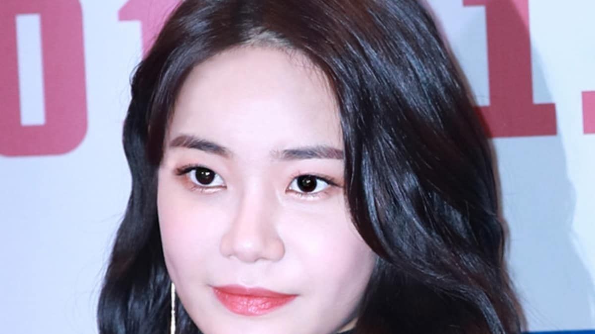 Yuna, Former AOA Member, Announces Marriage to Composer Kang Jung Hoon