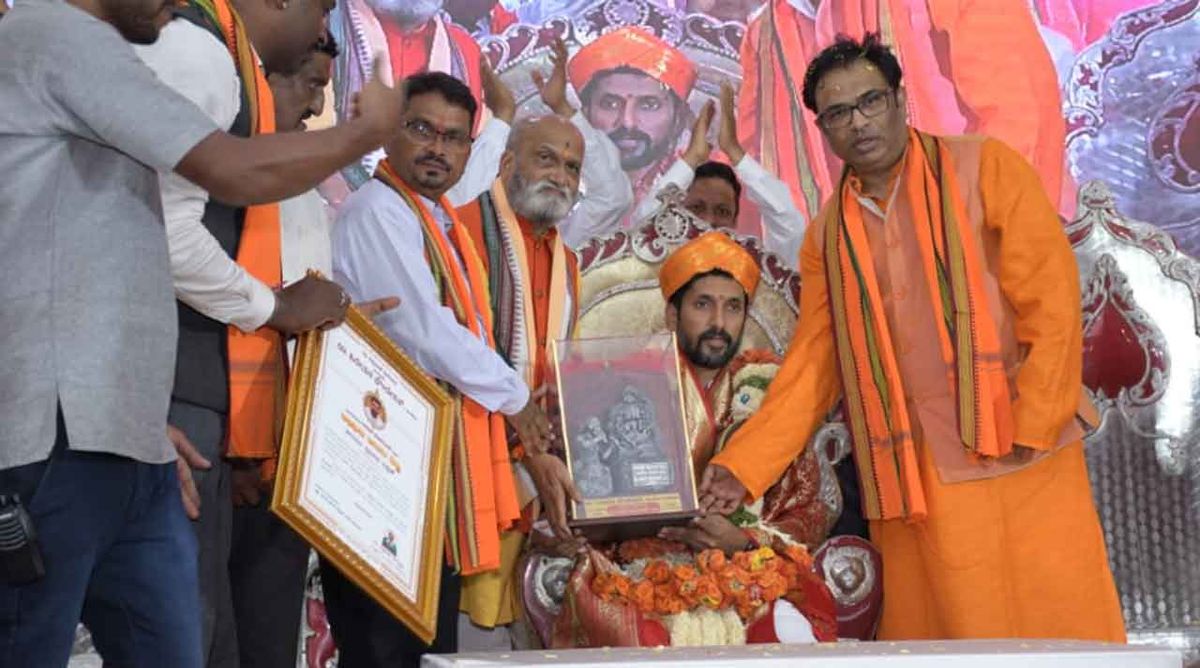 Dr Hiremath Foundation honours sculptor Arun Yogiraj with prestigious ...