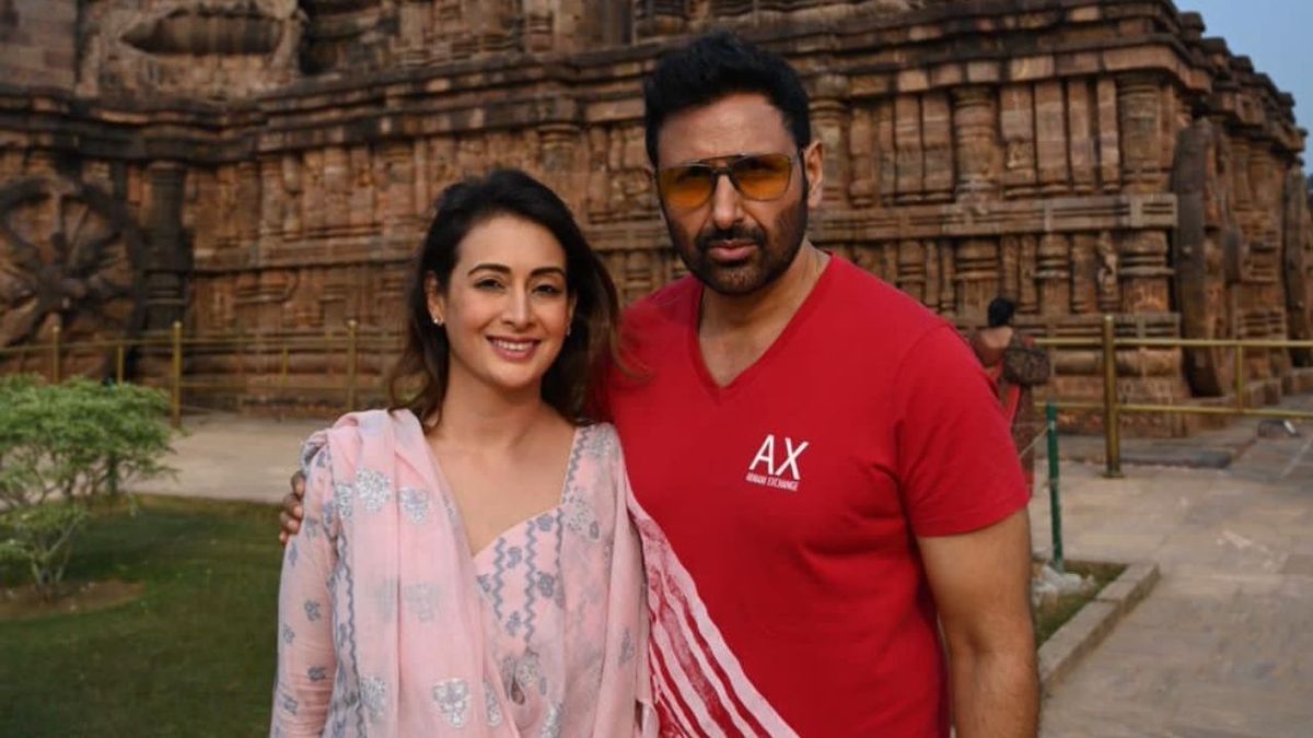 Preeti Jhangiani and Parvin Dabas visit Odhisha and visit the Konark Sun temple and the ...