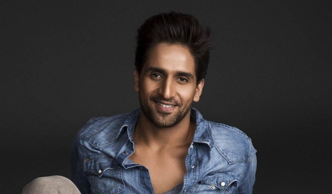 Arslan Goni wishes his father on his birthday