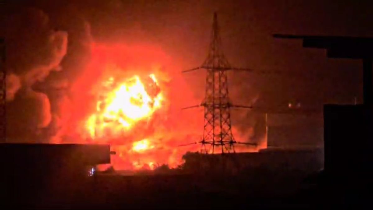 Massive fire erupts at Niyojan Chemical Company in Dahej, Bharuch