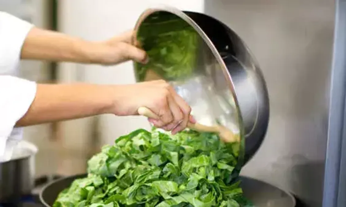 Kashmiri Collard Greens Recipe:Popularly known as 'Haakh-Saag', this ...