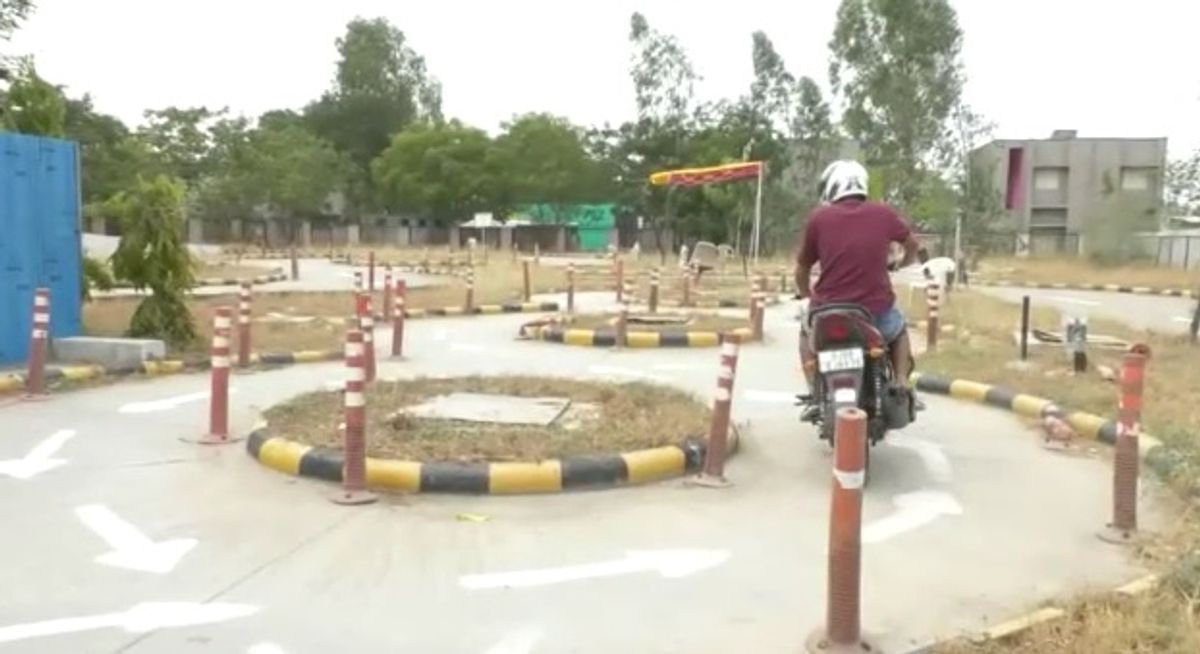 Vadodara RTO starts working again following strict Covid 19 guidelines