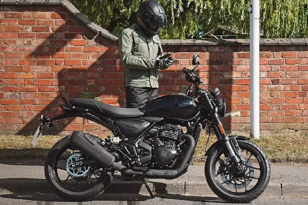 Bajaj Triumph's first-ever bike to launch on 27th June in UK, all ...