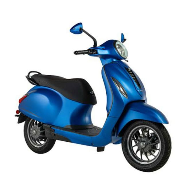 Bajaj Chetak EV Scooty: No petrol, no charging headache! With Swappable ...
