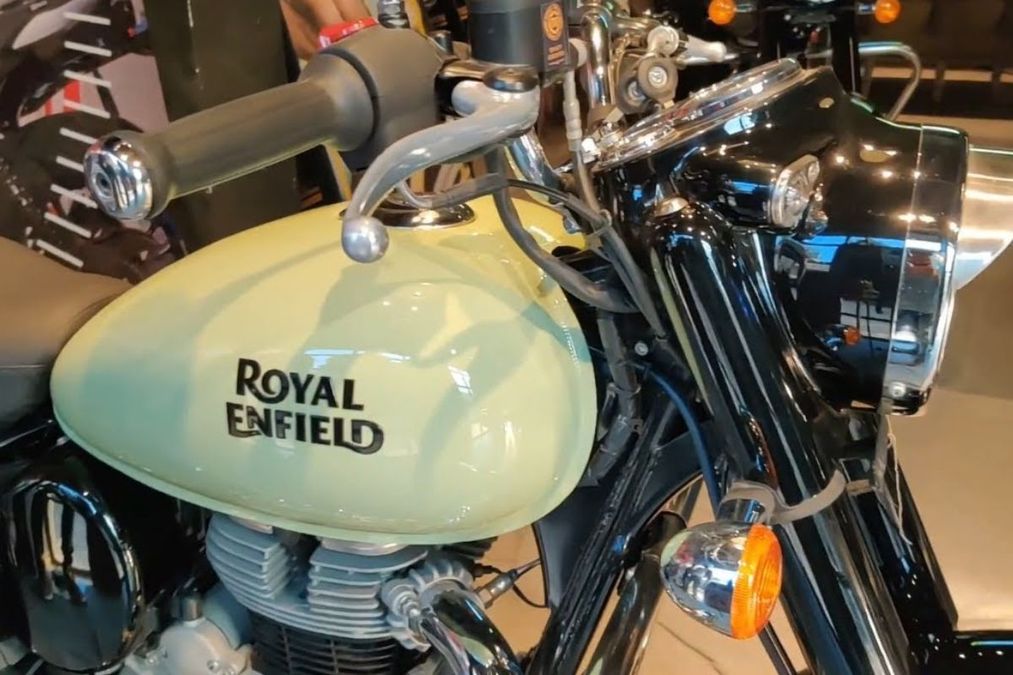 Have a look at this Royal Enfield's Star Performer Bike, gives stiff ...