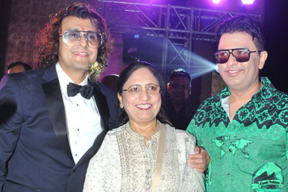 All is well! Bhushan Kumar attends Sonu Nigam's 50th birthday bash ...