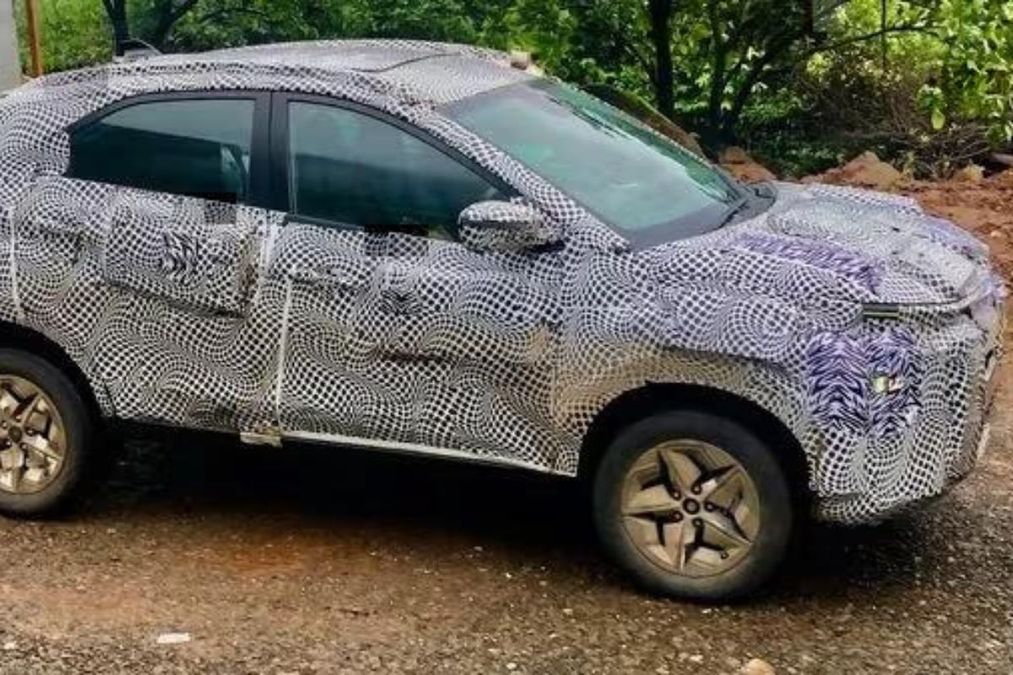 Tata Nexon Facelift multiple variants spotted roaming on roads before ...