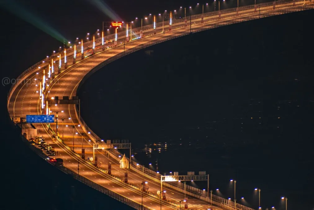 Viral Video: Spectacular Night View of Atal Setu Decked up in Lights is ...