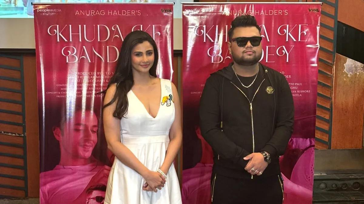 Khudha Ke Bandey: Romantic Anthem with Daisy Shah and Siddharth Gupta