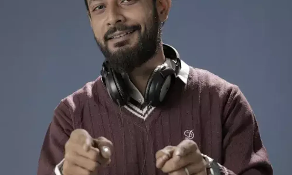 Mirchi launches new morning show in Bharuch with a popular actor ...