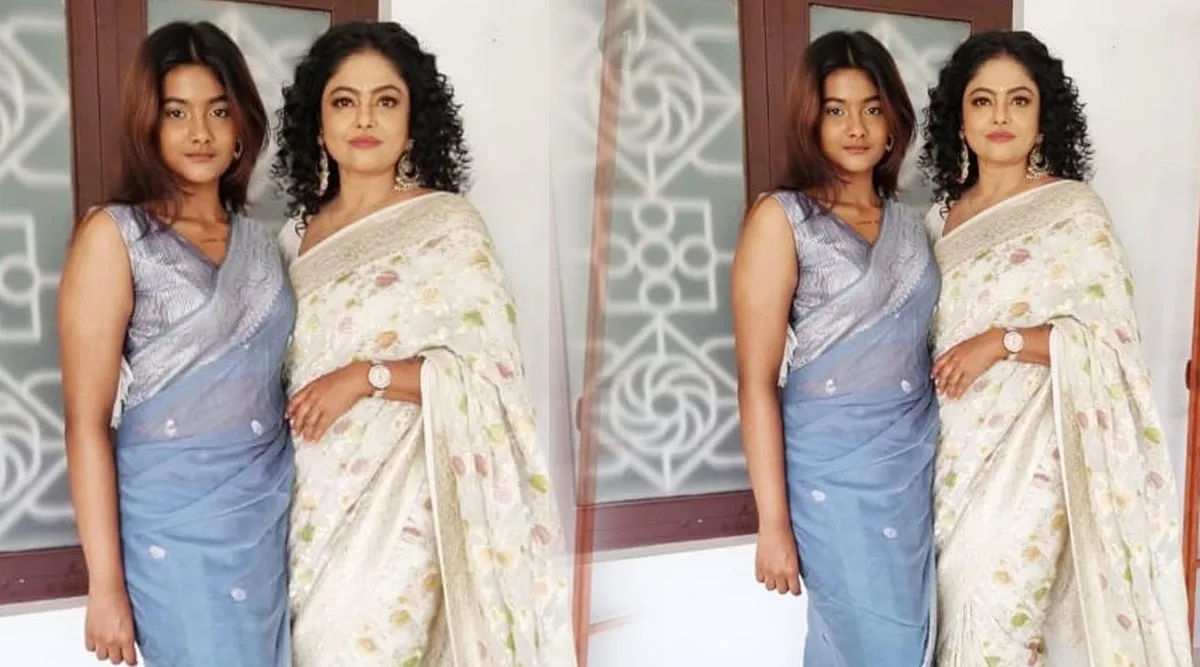 മകൾക്കൊപ്പമുള്ള ചിത്രവുമായി മഞ്ജു പിള്ള; അമ്മയും മോളും ഒരേ പൊളിയെന്ന് ...