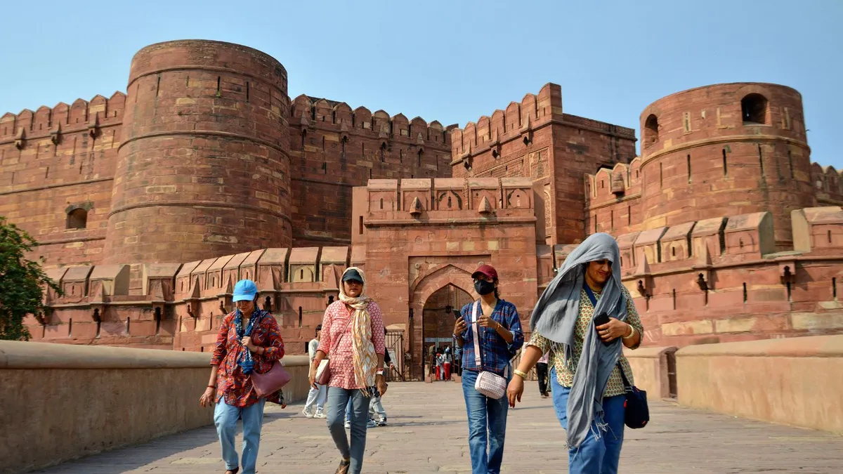 Delhi reels under searing heat, parts of city record max temperatures ...