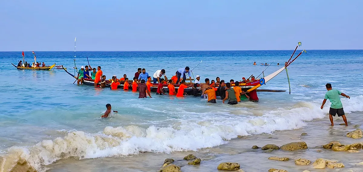 'Asol Aap': Traditional canoe race of Nicobari tribe