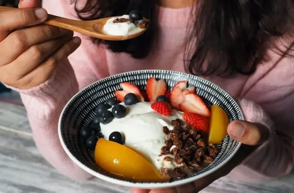 Grazing, Gorging Or Skipping: Exploring Weight Loss Diet Strategies