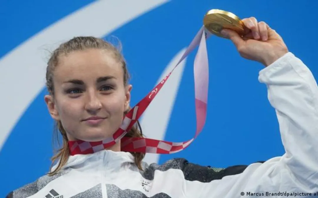 Who Is Elena Semechin? Swimmer Competes In Championship While Battling ...