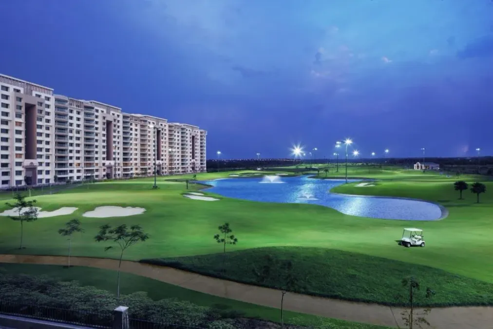 The Leela Ambience Gurugram Hotel & Residences Elevated The Junior Golf ...