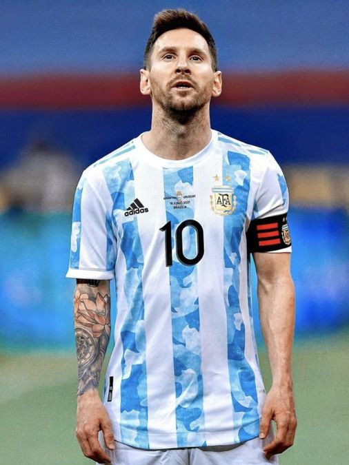 রাতে কেন একা ঘুমোচ্ছেন মেসি