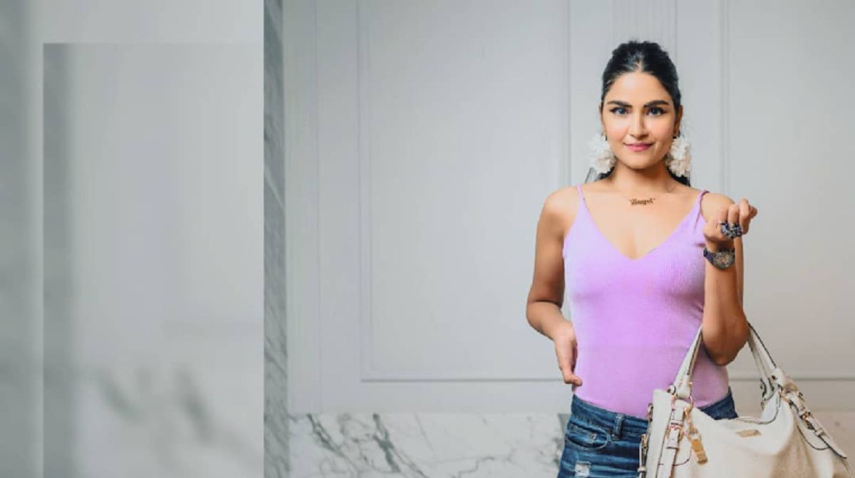 Meet Ritu Rathee, a Pilot, YouTuber, an Instagram influencer, and a Mom ...