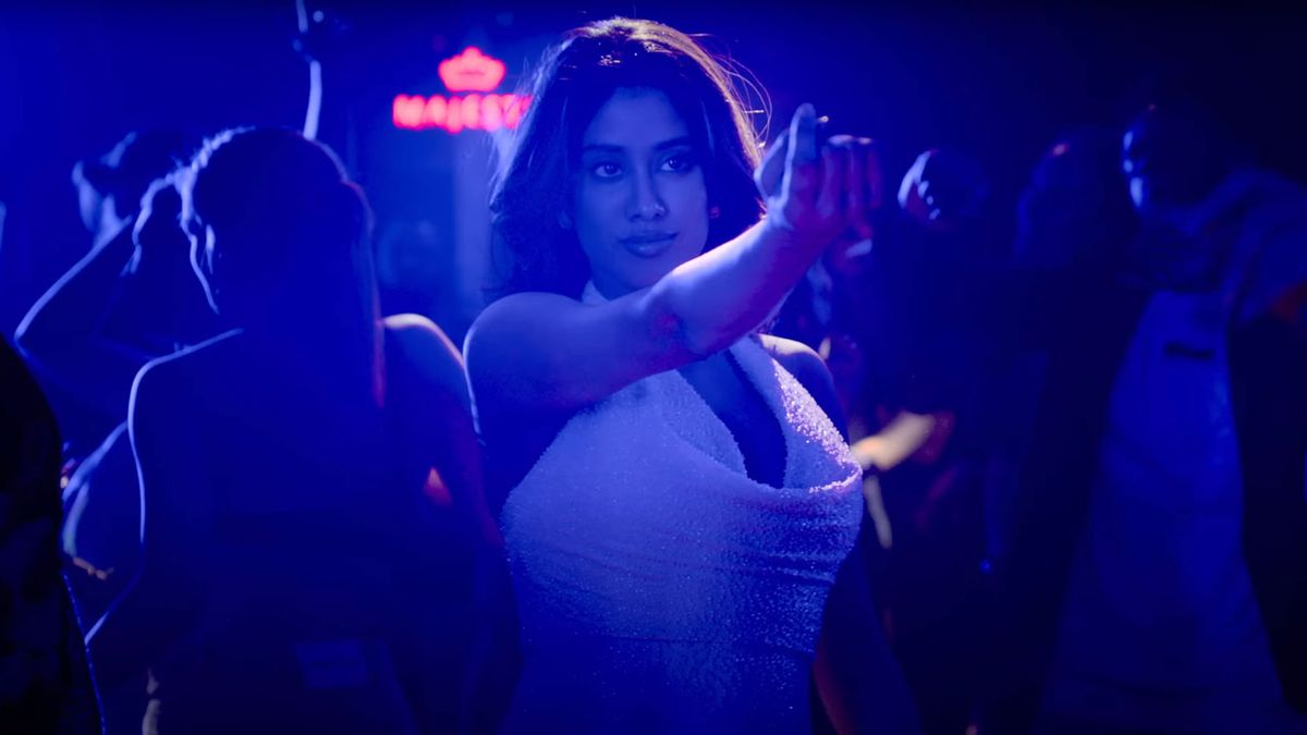 "It's Hot, Glamorous, and Groovy," says Janhvi Kapoor on Ulajh's New ...