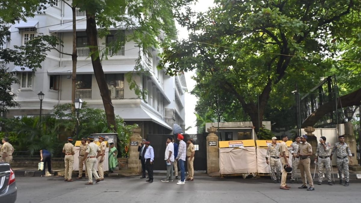 People gather outside Ratan Tata's house; Tendulkar among early visitors