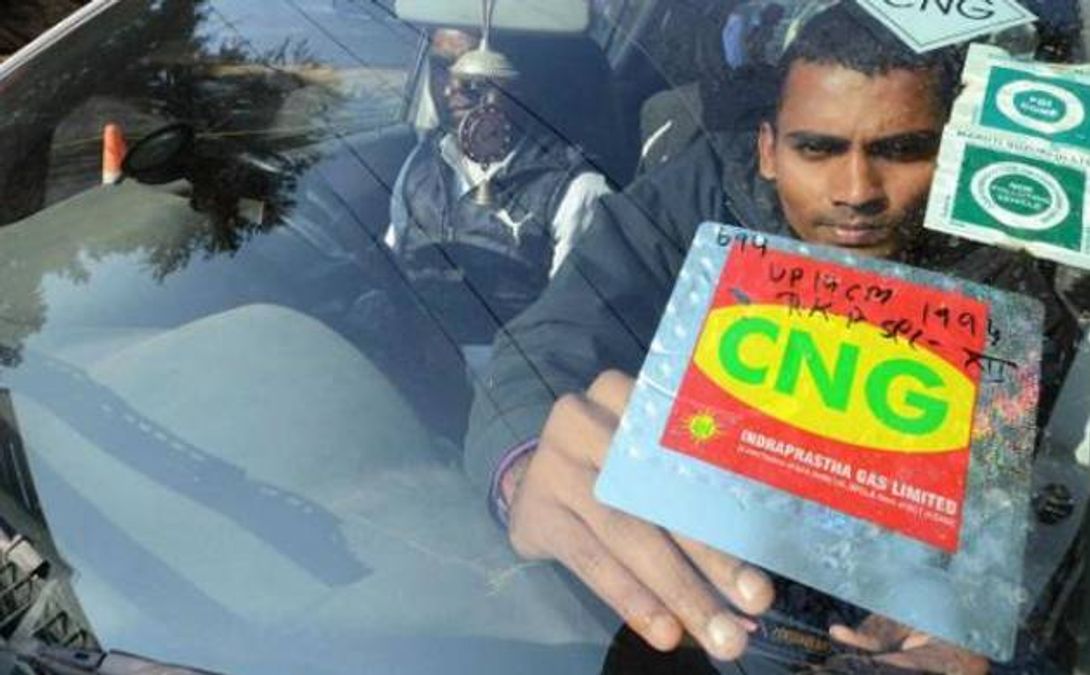 Delhi govt closely monitoring distribution of CNG stickers