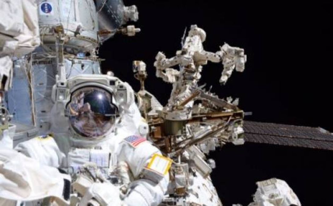 Canadarm2: Spacewalking astronauts gives International Space Stationâ ...