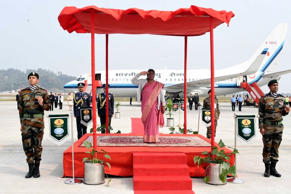 President Droupadi Murmu Arrives in Itanagar, Accorded Guard of Honour