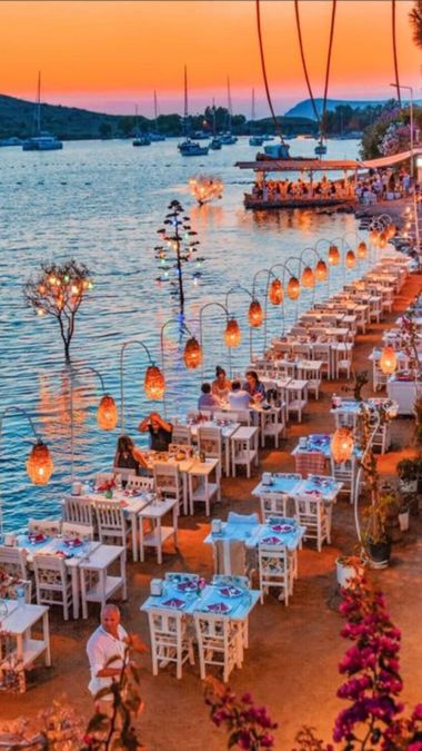 10 Majestic Waterfront Destinations For Relaxation