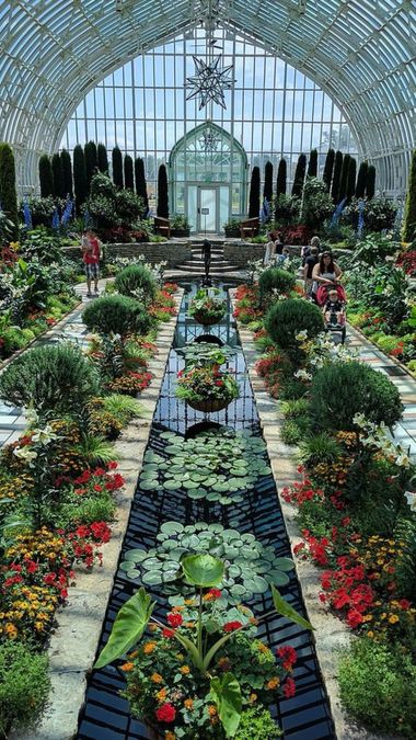 10 Stunning Botanical Gardens To Wander Through