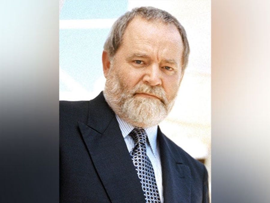 Versatile Actor 'Alan Scarfe' Known for Sci-Fi Roles, Dies at 77