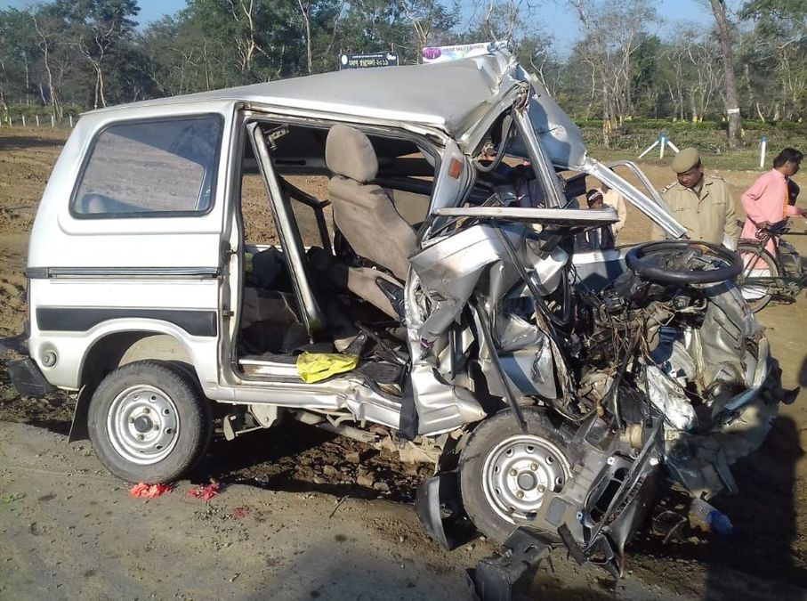 Accident leaves three died on the spot in Moran