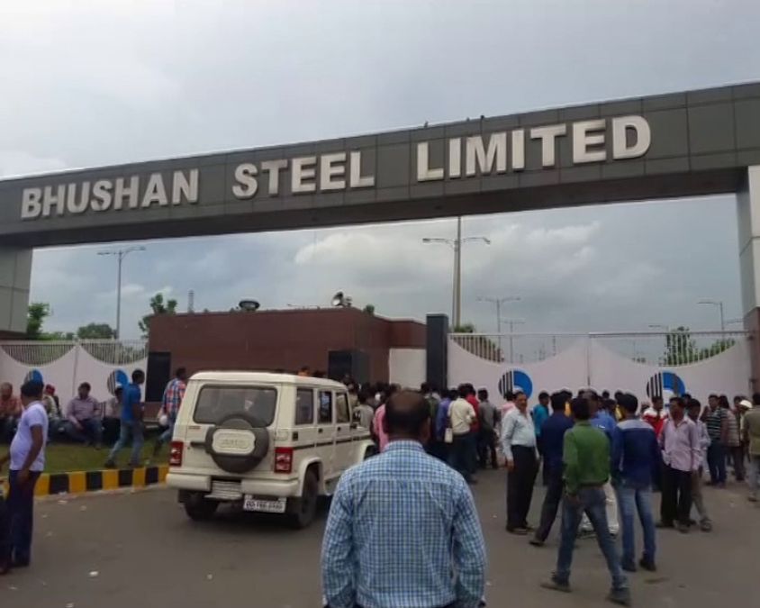 Locals lock main gate of Bhushan steel plant in Odisha