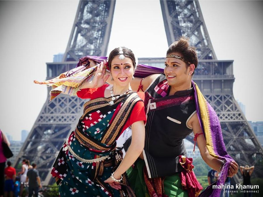 Wow! Odisha dancer performs Sambalpuri in front of Eiffel Tower