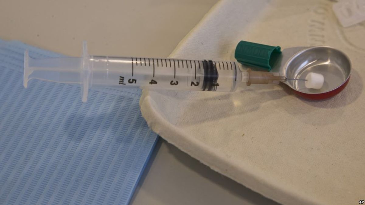 Broken injection needle removed after one month from genital area of minor