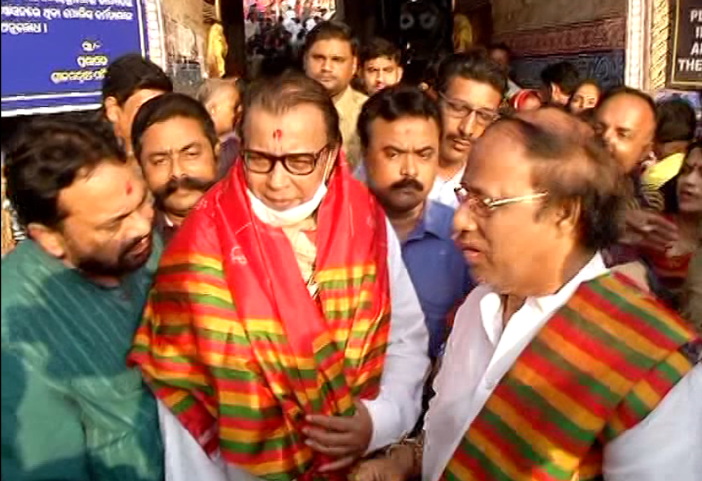 Veteran Bollywood actor Mithun Chakraborty visits Puri Jagannath Temple