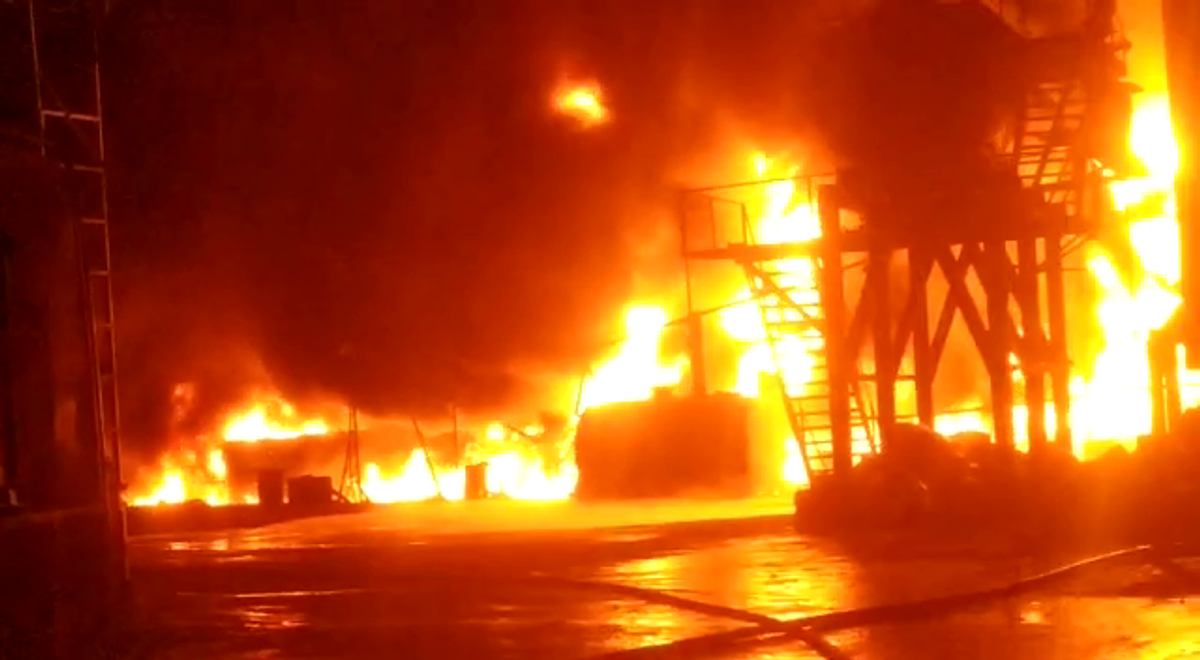 Massive fire engulfs coal tar pitch factory in Odisha