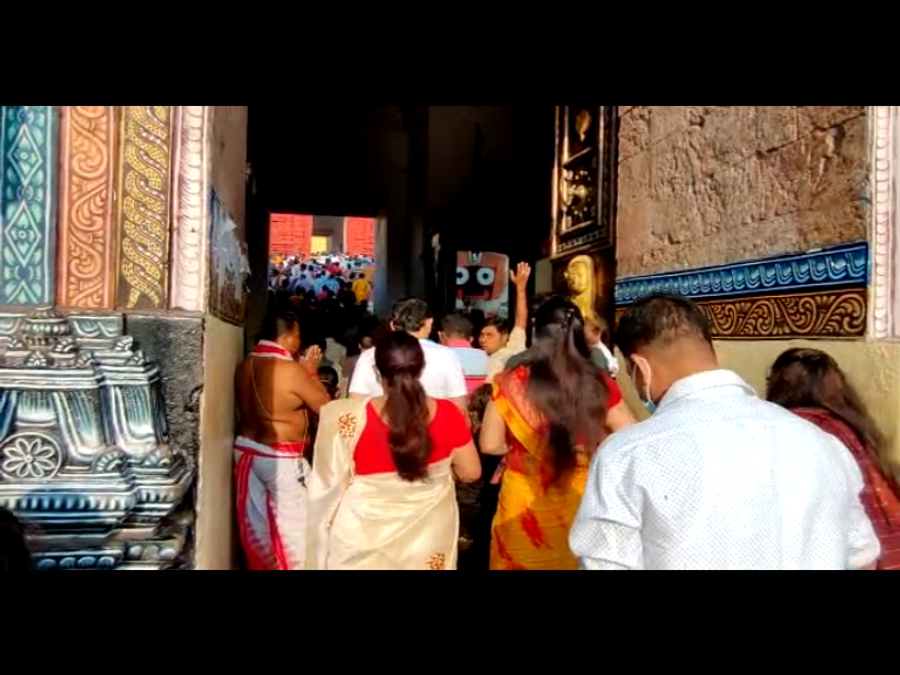 Overcrowding at Puri Jagannath Temple; 2 devotees hospitalised